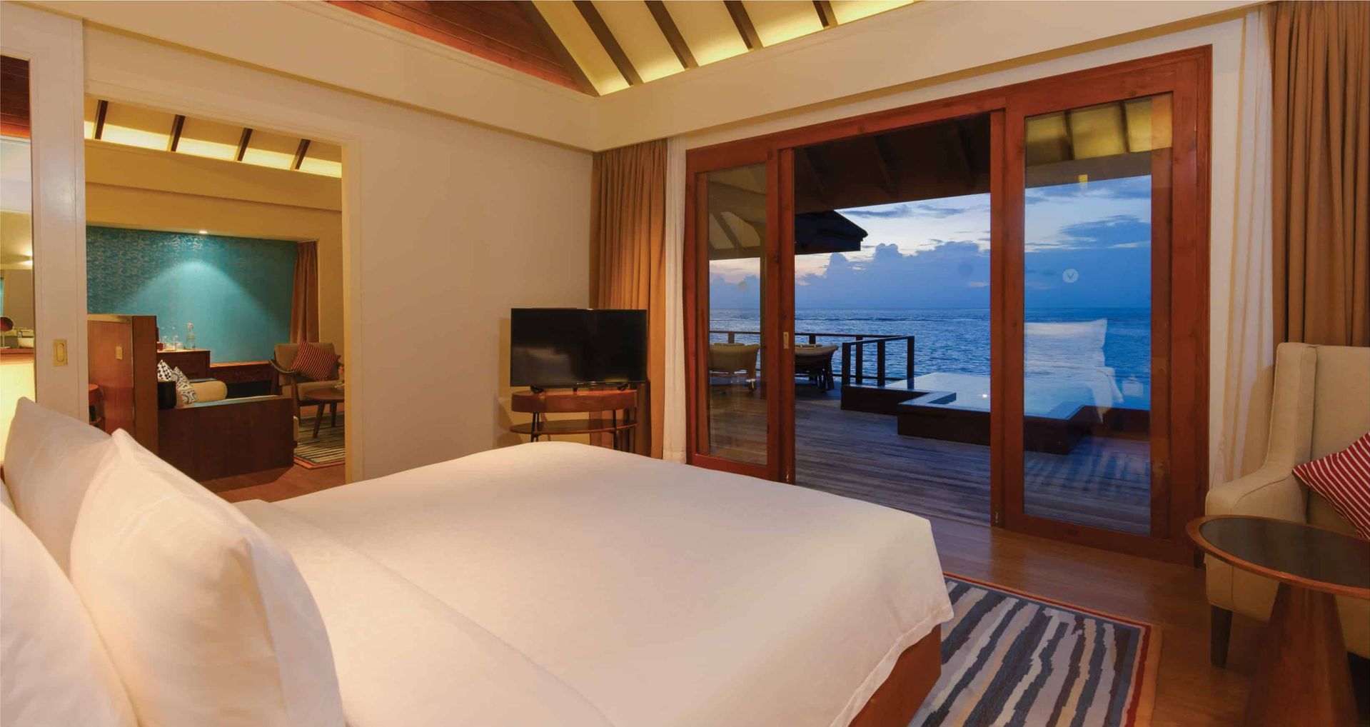 Best water suite romantic lagoon for couples.